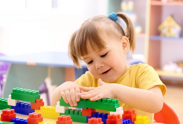 The importance and health benefits of free play for kids – Science of ...